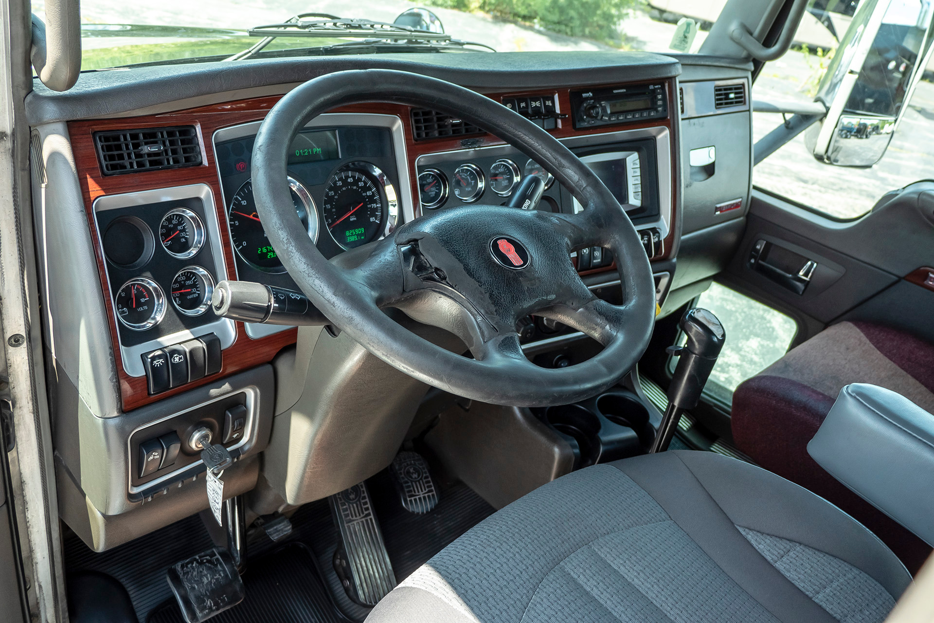 Kenworth T800 Interior