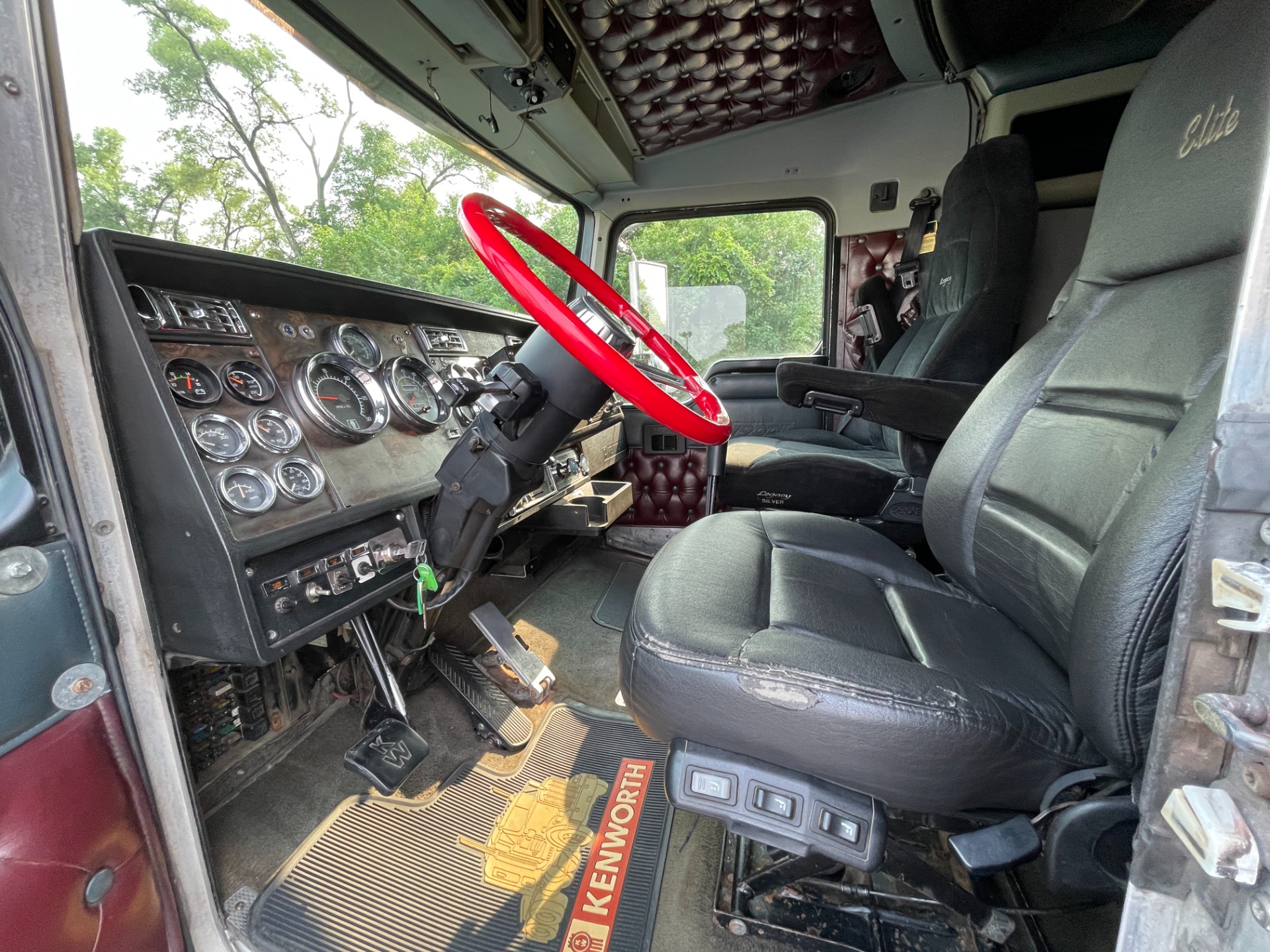 Kenworth W900 Interior