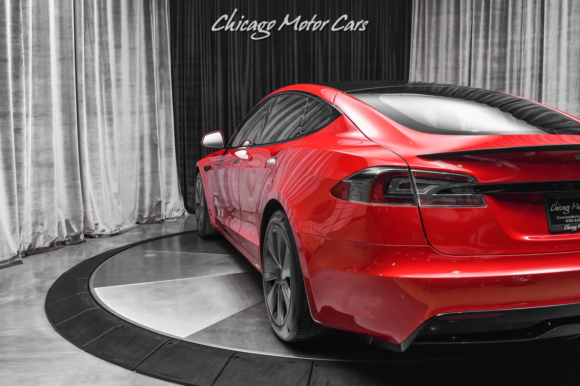 2021 tesla model s red store